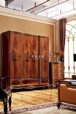 Solid Wood Veneer Classic 4 Door Antique Luxury Wooden Wardrobe